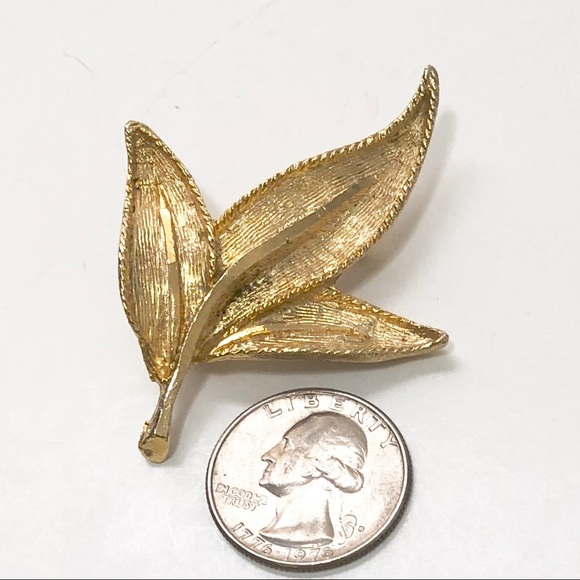 Jewelry | Gold Tone Leaf Brooch Pin | Poshmark